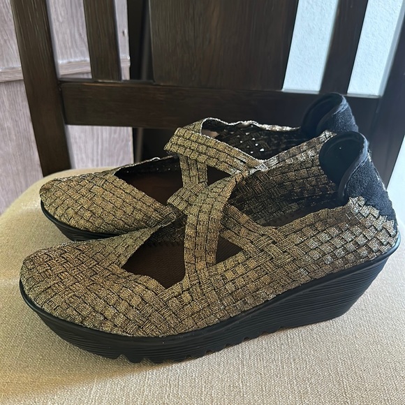 bernie mev. | Shoes | Bernie Mev Womens Criss Cross Metallic Mary Jane ...